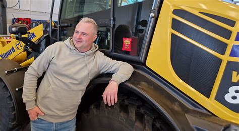 Sigurd M Søvik As Med Tre Nye Komatsu Fortrinnsvis Levert Med Bamsemums