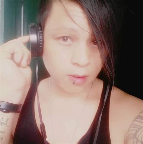 ျမန္မာ ထုိင္း အဂၤလိပ္ မေလး အင္းဒုိနီး႐ွာ အခ်စ္သီခ်င္းမ်ား ကမာၻ