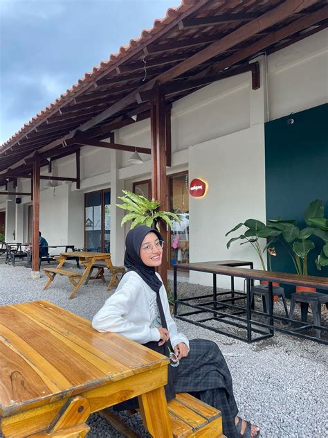 Najwa Azzahra Medium