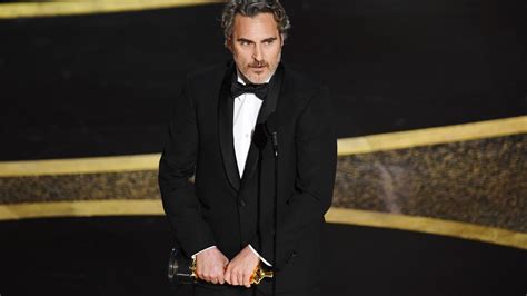 Oscars 2020 Joaquin Phoenix Wins The Best Actor Vogue France