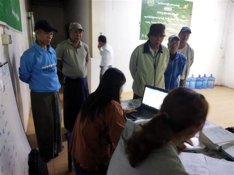 သဲကုန်း မြို့နယ်တွင် လူမှုဖူလုံရေးအကျုံးဝင် အာမခံအလုပ်သမားများအား နယ်လှည့်ဆေးကုသယာဉ်ဖြင့် အခမဲ့