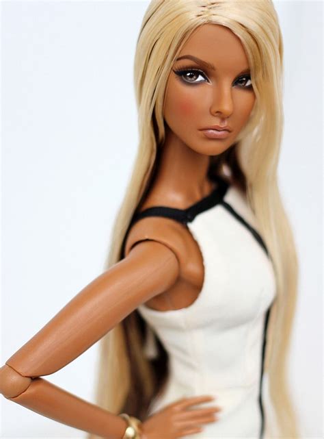 Eva Barbie Fashion Girl Barbie