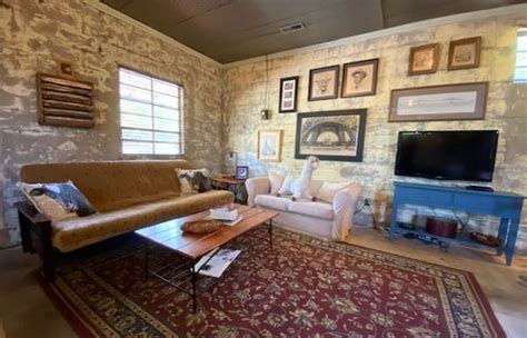 You Can Spend The Night In This Old Fashioned General Store In Alabama