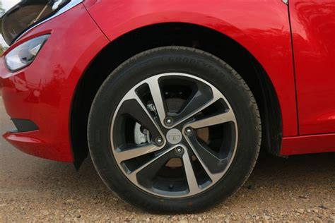 Tata Altroz Alloy Wheels Gaadikey