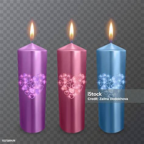 낭만적 인 저녁 식사 투명 한 배경에 촛불을 굽기에 적합 한 마음의 반짝 코팅 보라색 빨간색과 파란색의 현실적인 촛불의 집합 3차원 형태에 대한 스톡 벡터 아트 및 기타
