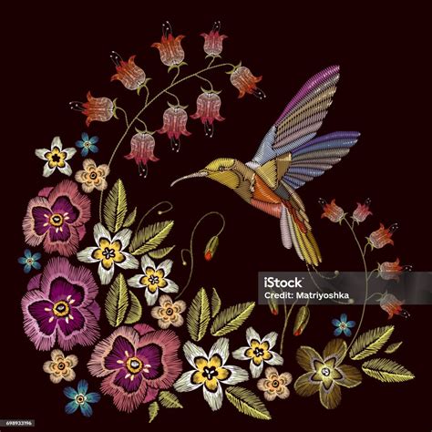허 밍 버드 고 검은 바탕에 아름 다운 꽃 자 수 우아한 꽃과 열 대 허 밍 버드 벡터입니다 장식 꽃 자 수입니다 봉 제 의류 섬유에 대 한 서식 파일 공예에 대한 스톡