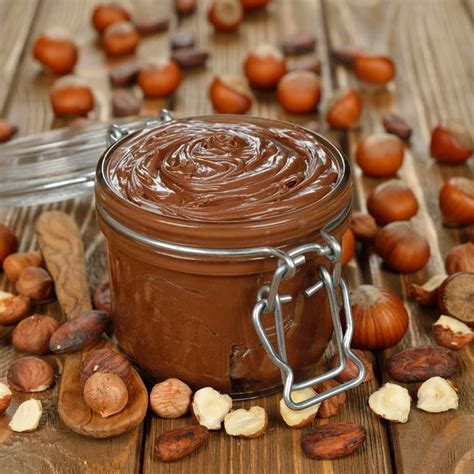Суров и веган течен шоколад тип Нутела Nutella Rezepte Nutella Produkte Hausgemachte Pralinen