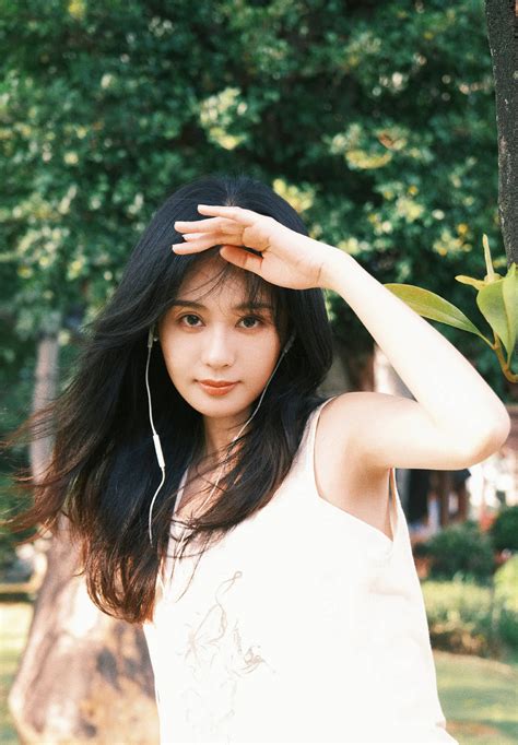 郑合惠子穿白吊带裙清纯可人 发丝飘逸初恋感拉满 搜狐大视野 搜狐新闻