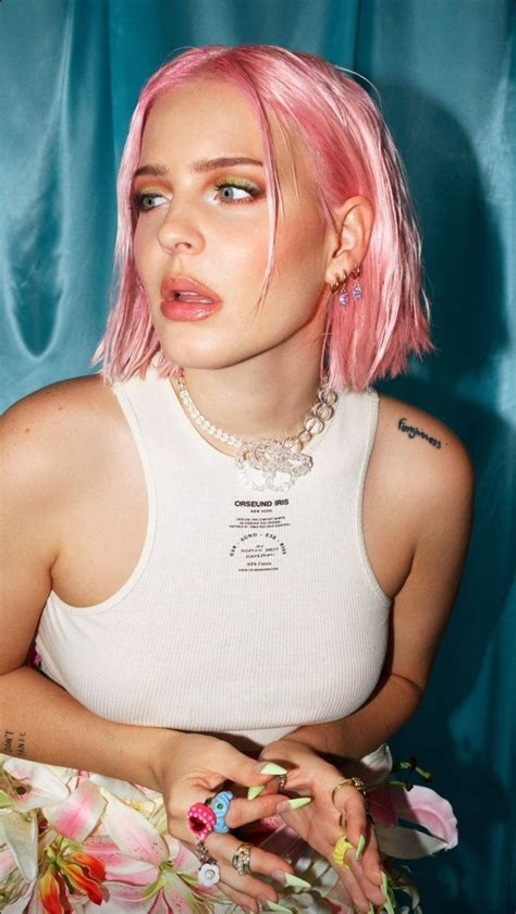 Pin En Anne Marie Recojidos Pelo Corto Color De Cabello Peinados