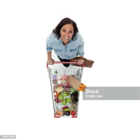 직접 위의 보기 공중 보기 조회 1 인 전체 길이 성인 아름 다운 갈색 머리 긴 머리 백인 여성 젊은 여성 중간 성인 여성 중간 성인 착용 버튼 다운 셔츠 셔츠 쇼핑 구매