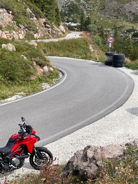 Giri In Moto Da Passo Manghen A Cima Grappa Attraversando Passo Rolle