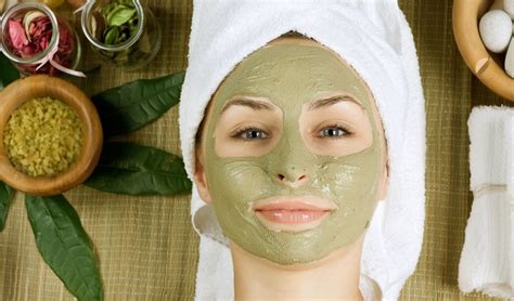 10 ماسک گیاهی برای از بین بردن سریع جای جوش در خانه ویرگول