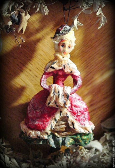 Купить или заказать Ватная елочная игрушка Фрейлина на коньках в интернет магазине на Ярмарке