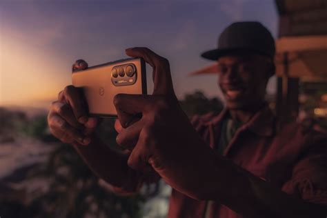 Motorola Hopes A Hz Display And A Big Battery Will Give It The Edge Over The Pixel A