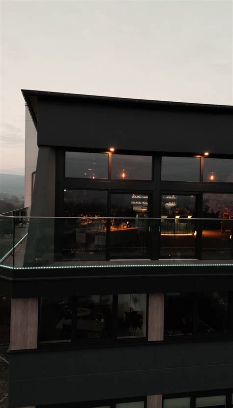 Die Neunte Restaurant And Skybar Jetzt Reservieren