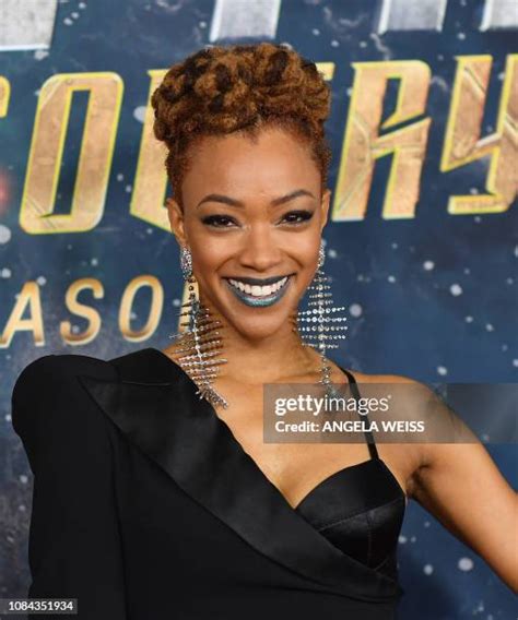 Sonequa Martin Green Photos And Premium High Res Pictures Getty Images