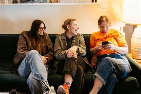 Betty Gilpin Interview Starz Three Women Sex Scenes