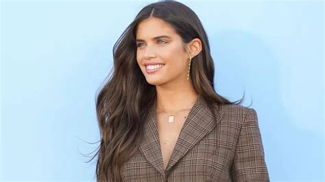 Οι καλύτερες βιταμίνες για μαλλιά δυνατά και πλούσια