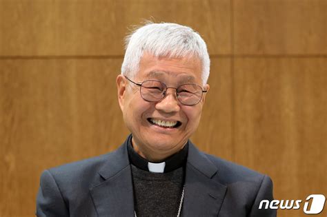 어렵지만 희망 있다 유흥식 라자로 추기경 국내 기자회견