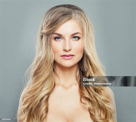 금발 머리를 가진 아름 다운 소녀입니다 패션 모델 여자 초상화 건강한 생활방식에 대한 스톡 사진 및 기타 이미지 건강한 생활