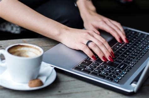 По какой форме сообщить сотрудникам о переходе на кадровый ЭДО