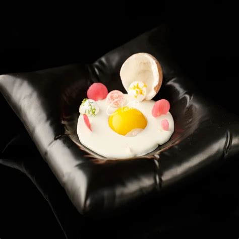 검정색과 흰색 요리