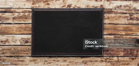 검정 텍스트 우아한 프레임에 대 한 공간을 가진 나무 배경에 칠판 0명에 대한 스톡 사진 및 기타 이미지 0명 거친 건축 Istock