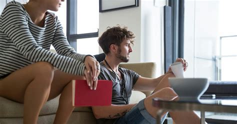 3 Habits That Can End Up Completely Ruining Your Relationship