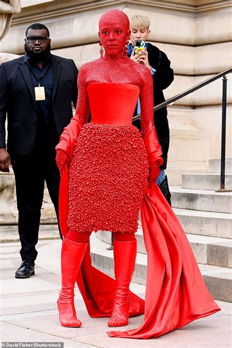 Doja Cat Wins Paris Fashion Week With Four Wild Looks Daily Mail Online