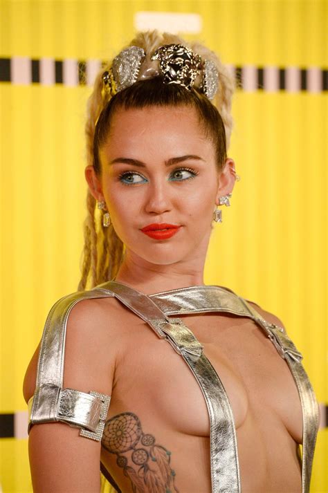 Miley Cyrus Sexy 186 Photos Thefappening