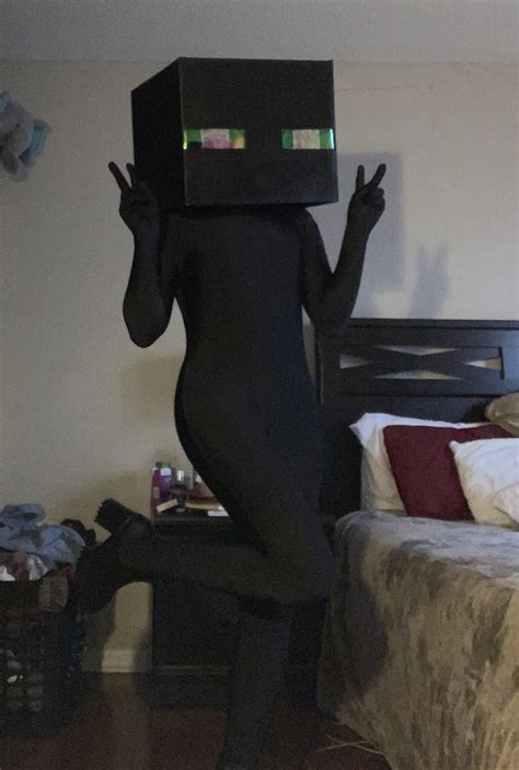 Enderman Minecraft Cosplay