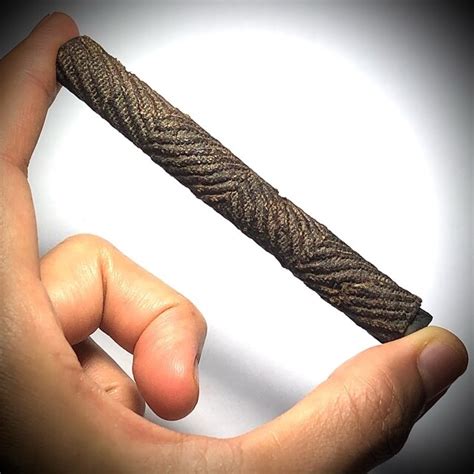 ตะกรุดโทนมหาระงับ หลวงพ่อคง วัดบางกะพ้อม เนื้อตะกั่วถักเชือกลายจระเข้ขบฟัน พระเครื่อง แสนดี