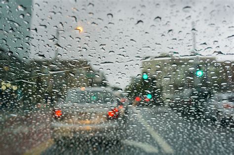 비오는 날에 샌 프란 시스 코를 통해 운전 중 앞 유리에 빗방울이 거리에 대한 스톡 사진 및 기타 이미지 거리 건축물 계절 Istock