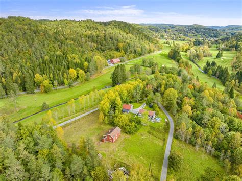 Nes Verk Småbruk I Idylliske Omgivelser Ved Golfbanen Solrikt Og