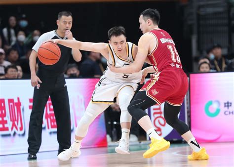 体育篮球CBA总决赛辽宁本钢对阵浙江稠州金租 腾讯新闻
