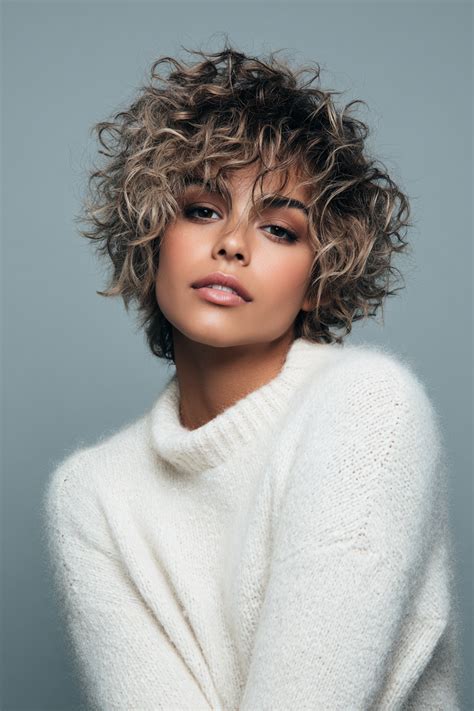 27 Stylish Short Shaggy Haircuts For Curly Hair 2025 Creativebooster