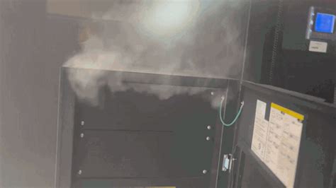 西安：大学实验室冒烟起火，消防紧急处置 西安文理学院保卫处