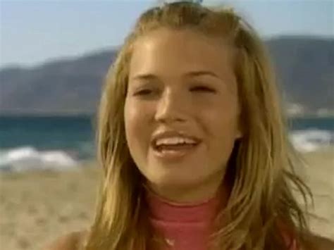 Son Moores Instagram Twitter And Facebook On Idcrawl