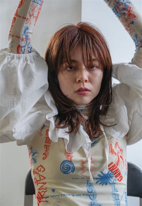 ミディアムレイヤー スタイル Chest公式webサイト｜チェストは神戸（三宮・中央区・元町・栄町・姫路）の美容室・美容室ヘアサロン