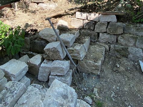Hangmauer Und Treppenbau