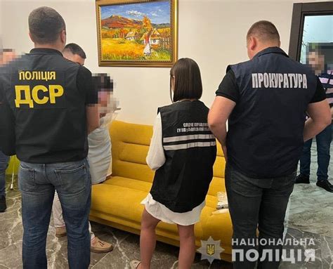 У Львові затримали організаторку незаконного «трансферу чоловіків за кордон Четверта студія