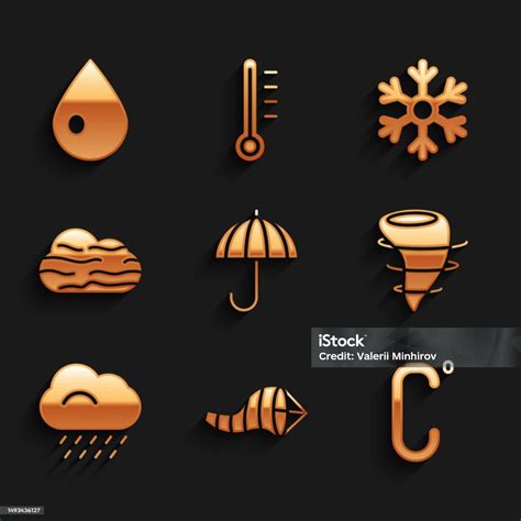 우산 원뿔 기상학 Windsock 바람개비 섭씨 토네이도 비가 내리는 구름 안개와 구름 눈송이와 물방울 아이콘을 설정합니다 벡터