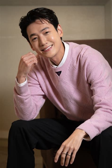 정경호 압꾸정 이어 일타 스캔들로20대부터 꿈 꾼 전도연과 멜로 인터뷰