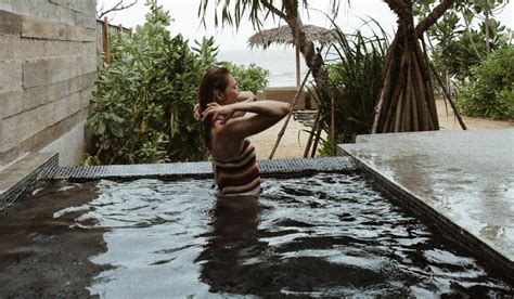 รวมรูปภาพของ ขยี้ตารัวๆ เตย หัตถยา ลูกยางสาวไทยกับชุดว่ายน้ำสุดน่ารักทริปพักผ่อน ภาพ รูปที่