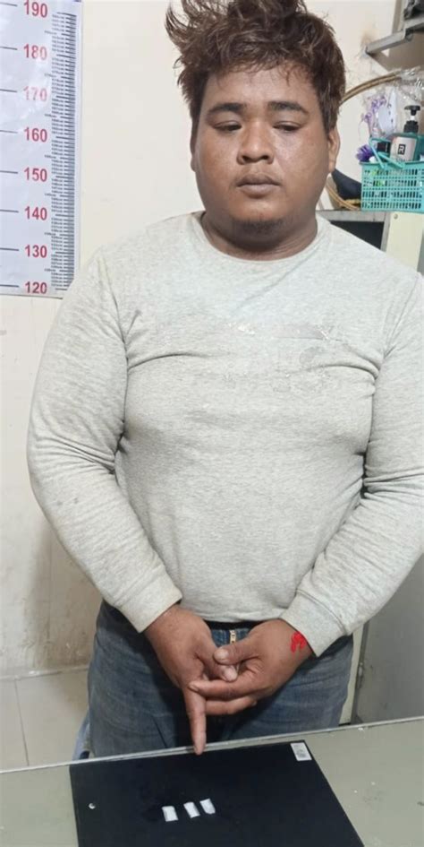 នគរបាលខណ្ឌប្ញស្សីកែវ បង្រ្កាបជាក់ស្ដែង ករណីរក្សាទុកដោយខុសច្បាប់នូវសារធាតុញៀន សារព័ត៌មាន នគរវត្ត