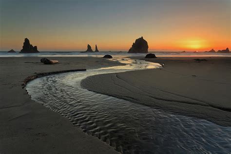 Oregon Coast Sunset By Helminadia