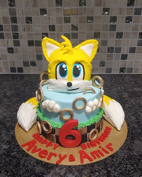 Tails Sonic The Hedgehog Cake By Fabulousandfrostedsweetery Sonic