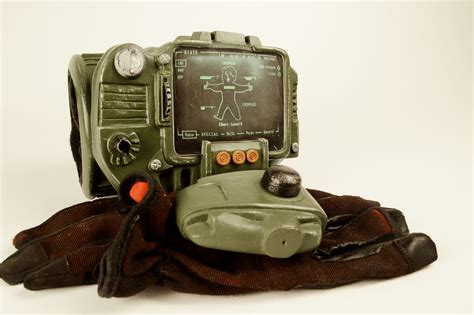 Models and Prototyping: Pipboy 3000 on Behance