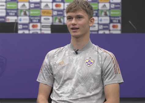 Povratek Krznarjevega Poletnega Odkritja Marcel Lorber Se Vrača Po