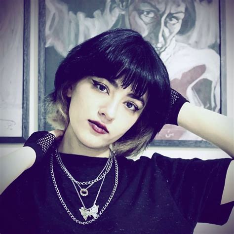 جلوگیری از خاکسپاری نیکا شاکرمی